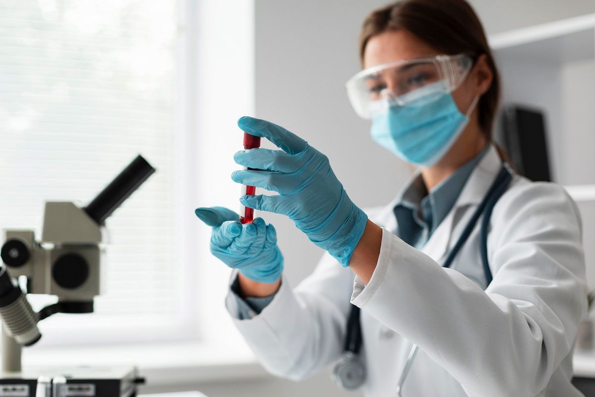 Four Qualities of a Great Medical Lab Technician - Rabkin ...